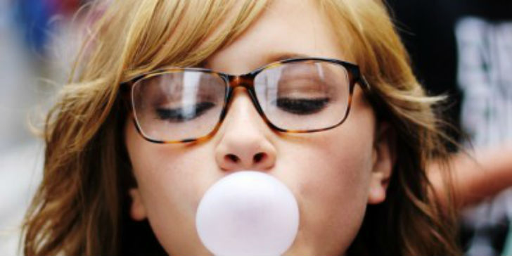 ¿Es peligroso comerse un chicle? - Bocalista