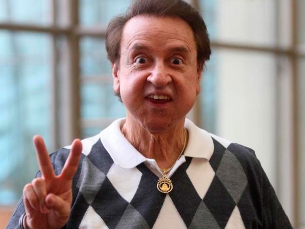 Conoce el macabro significado del medallón de Carlos Villagrán, “Quico ...